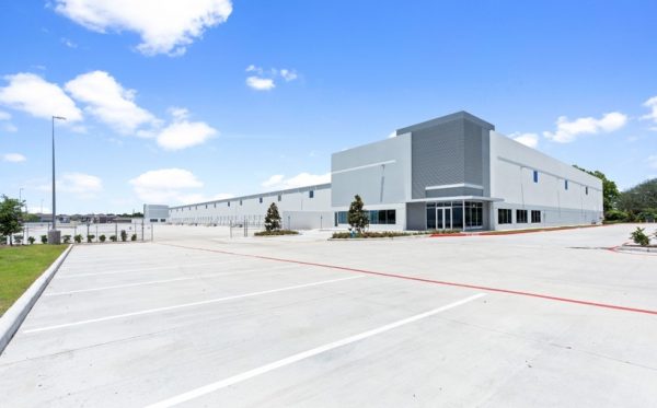 Hallmark Floors Picks Up Houston Distribution Center - Connect CRE